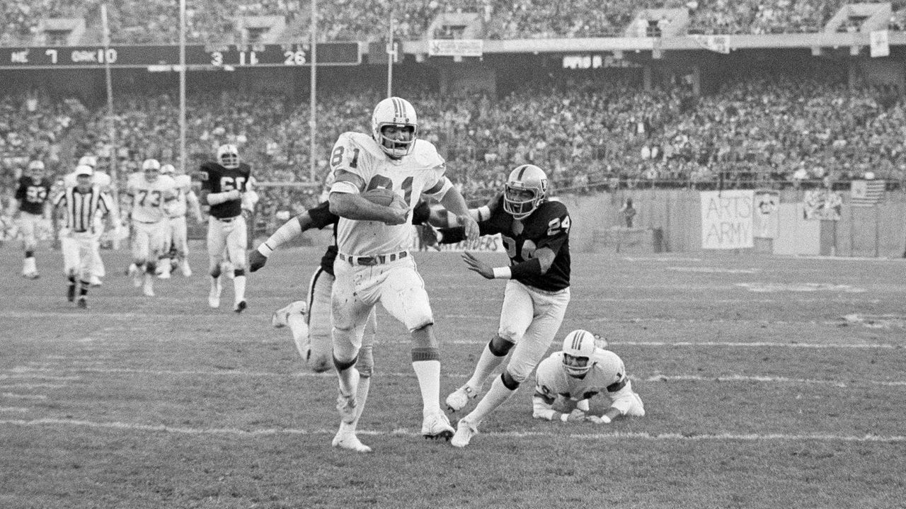 There was power loss before plane crash that killed ex-NFL player Russ ...