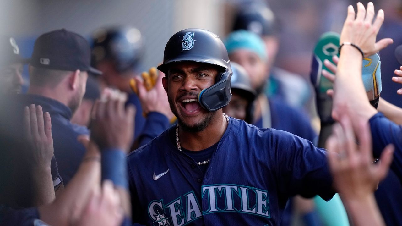 Robles, Rodríguez propel Mariners to 9-5 victory over Angels, spoiling ...
