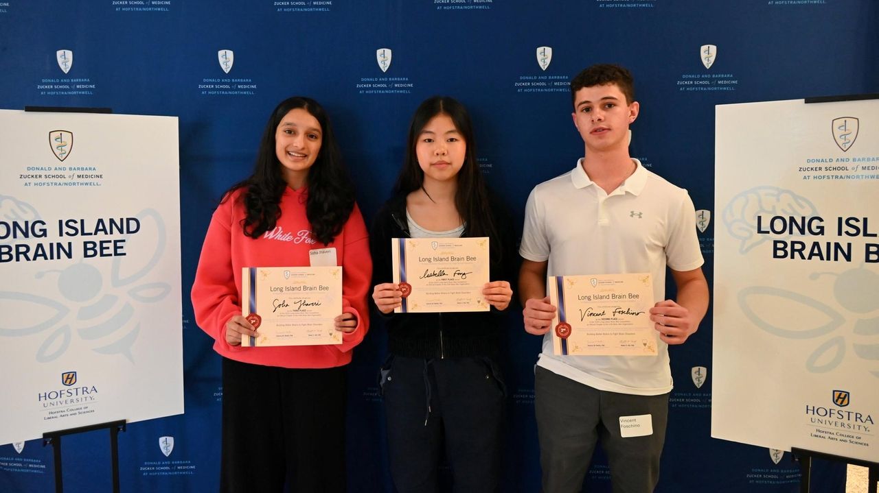 Isabella Fong, of Great Neck South High, wins LI Brain Bee - Newsday