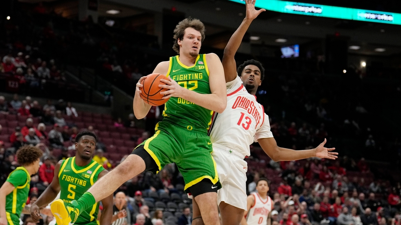 Jackson Shelstad and Nate Bittle help No. 15 Oregon beat Ohio State 73 ...