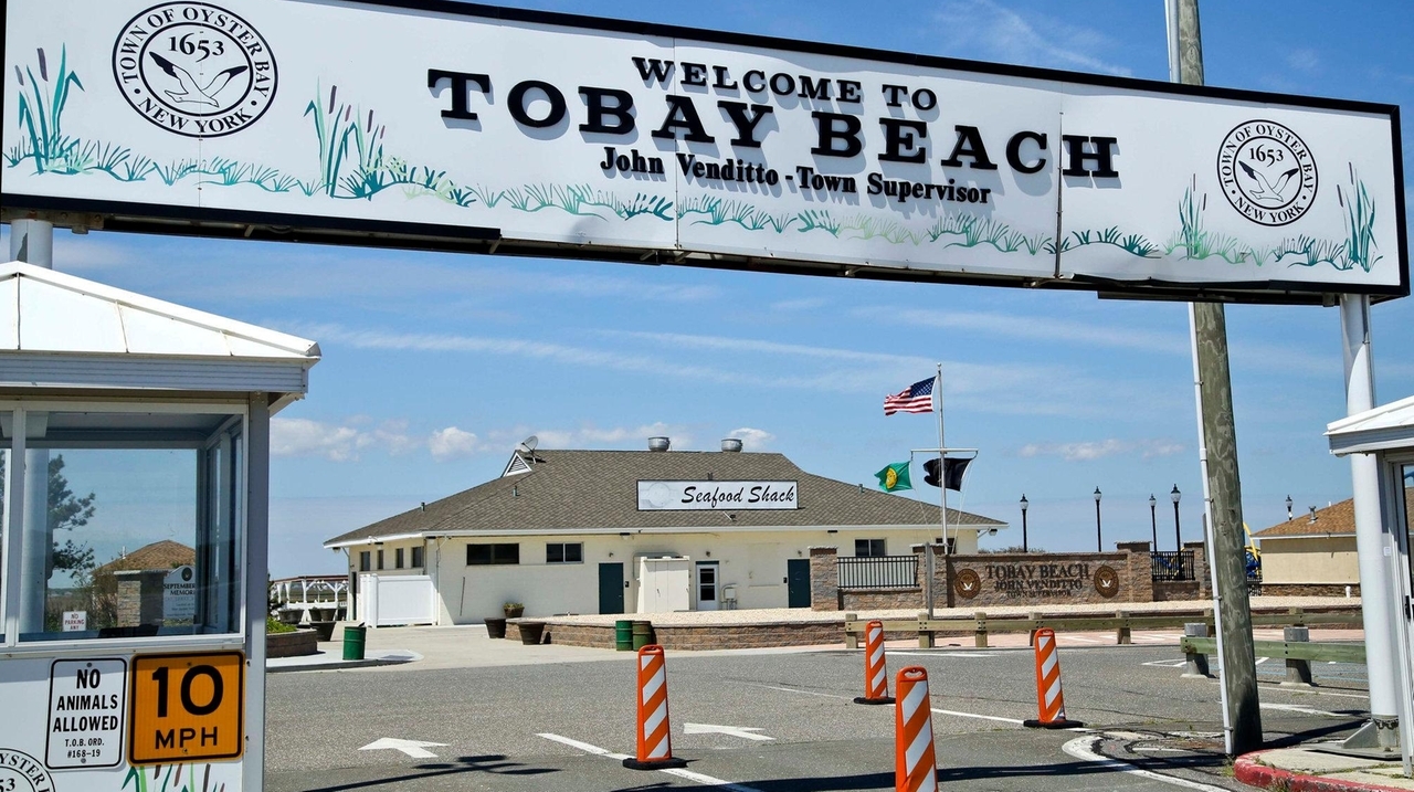 Town's summer concert series to play at drive-in on Tobay Beach - Newsday