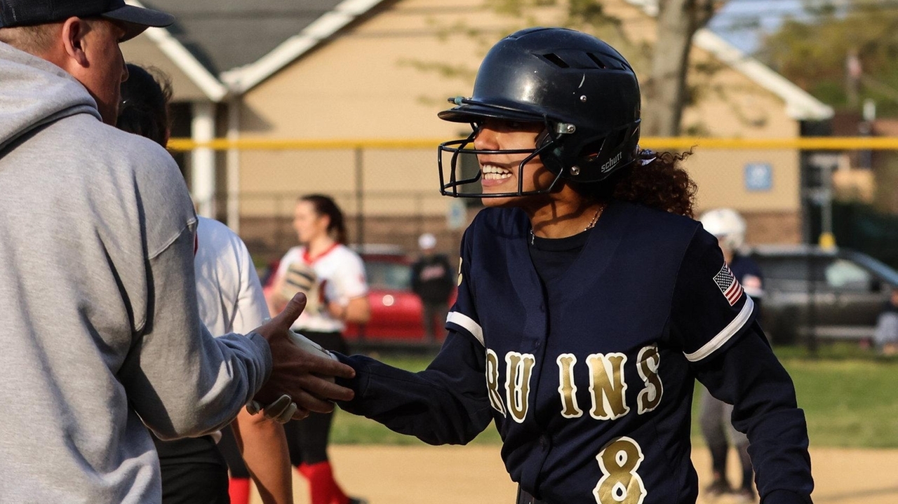 Kate Heuser, Brianna Walters give Baldwin softball edge over Mineola ...