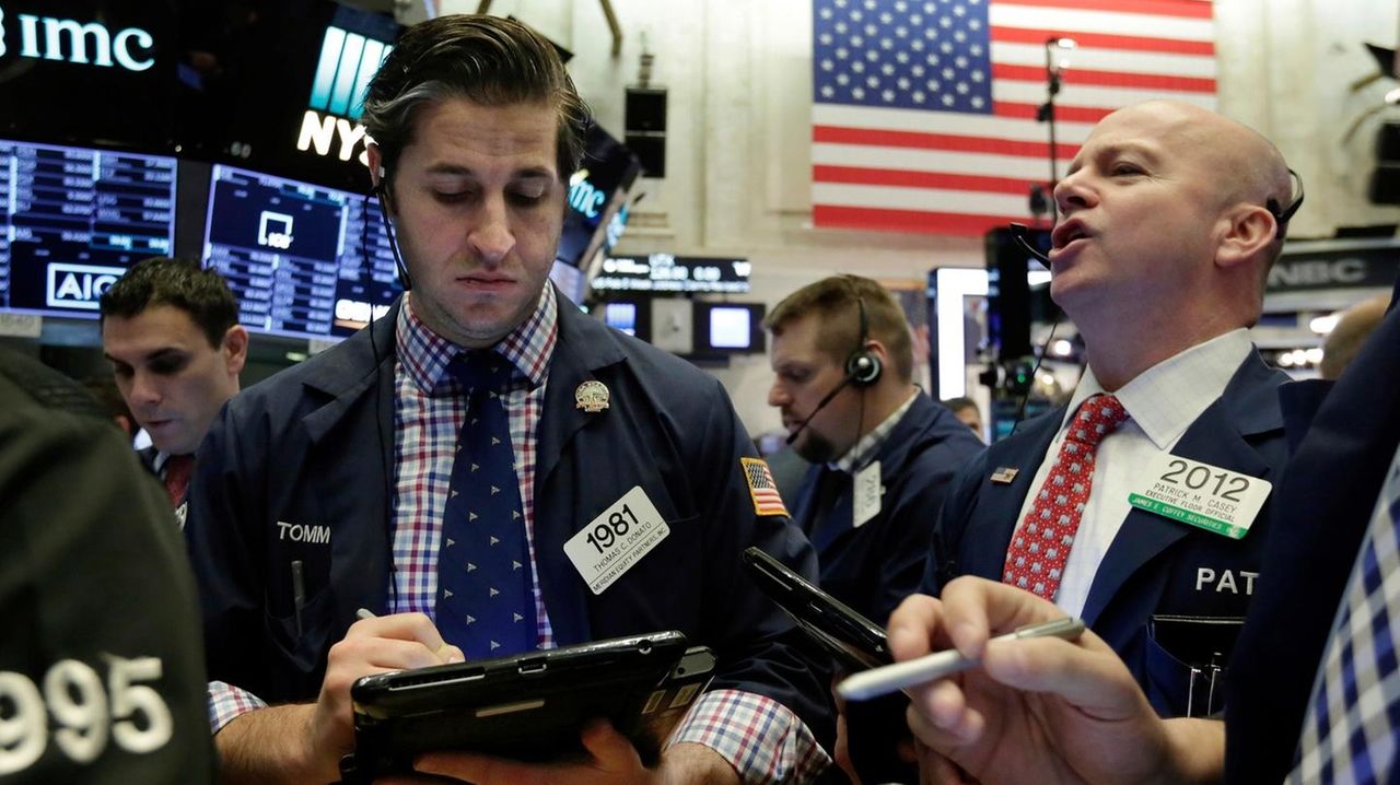 Stocks stretch winning streak to 6 days despite turbulence - Newsday
