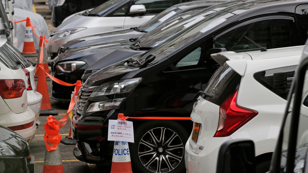Hong Kong proposes issuing 10,000 permits for drivers on ride-hailing ...