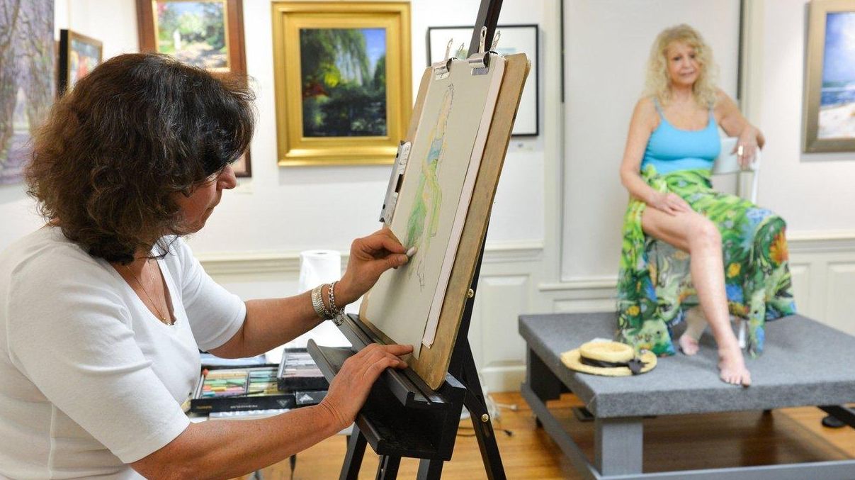 Artists enjoy live drawing nights at Art Guild in Manhasset - Newsday