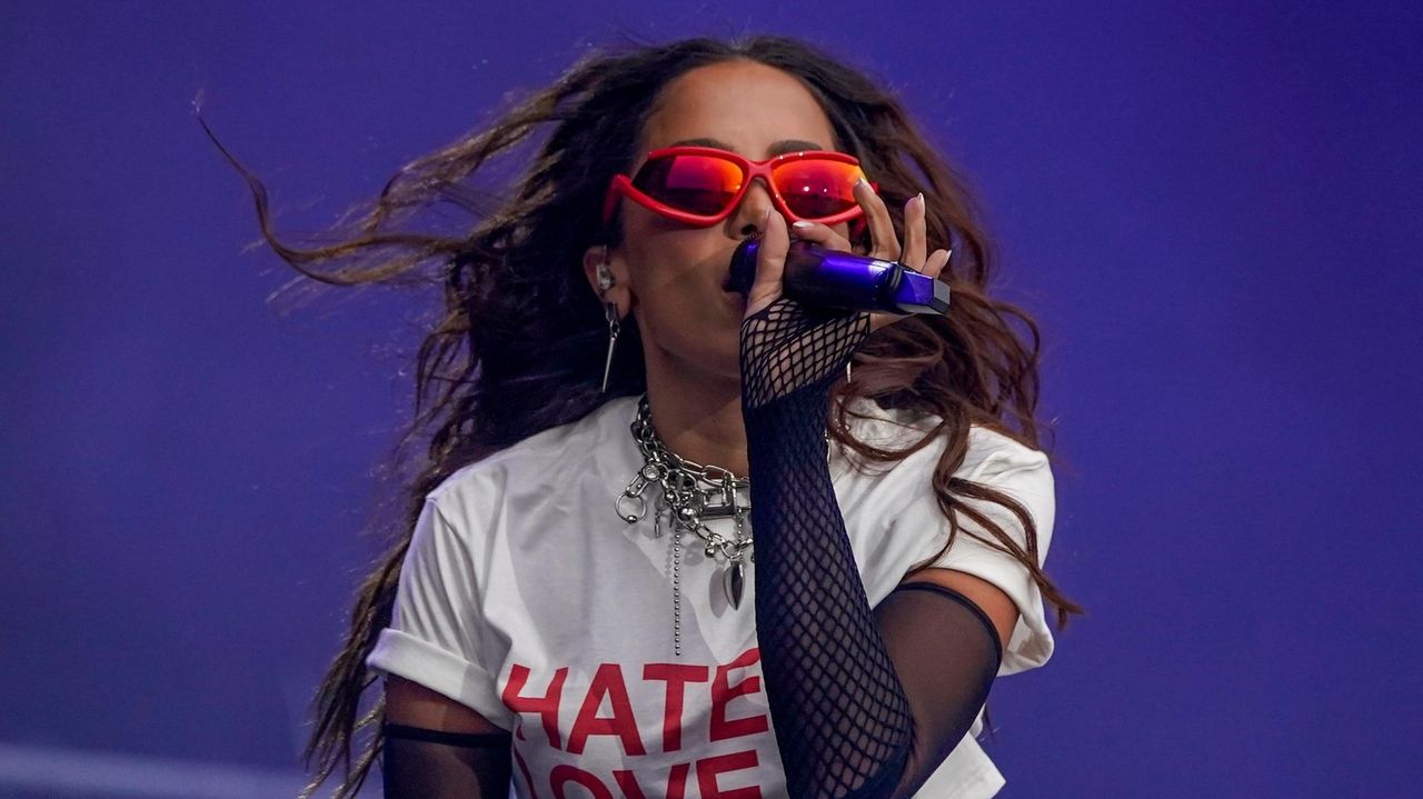 Brazilian pop star Anitta to perform at NFL's first game in Sao Paulo ...