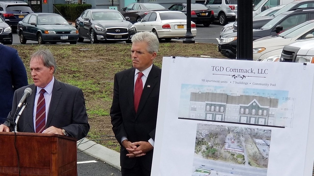 Smithtown's new parking lot heralds downtown revitalizations, officials ...
