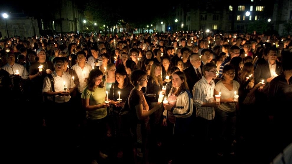 Yale mourns Annie Le at candlelight vigil - Newsday