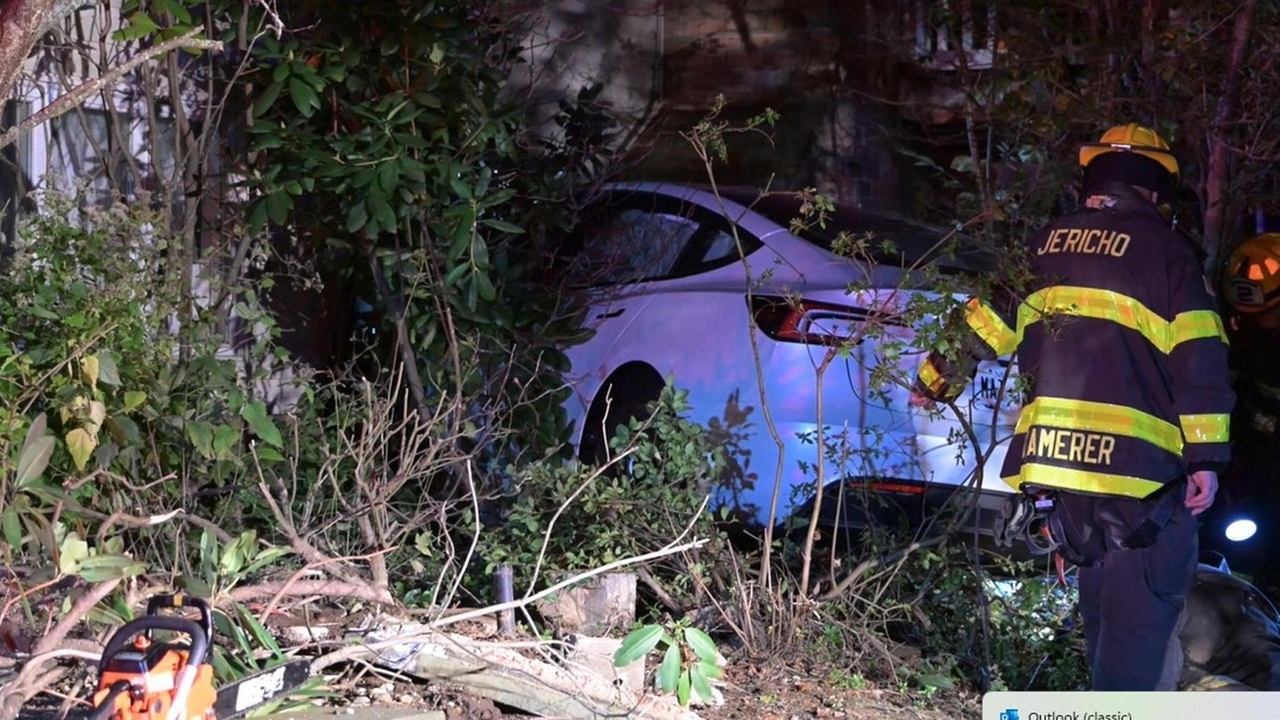 Teen crashes Tesla into Jericho home; occupants displaced, police say ...
