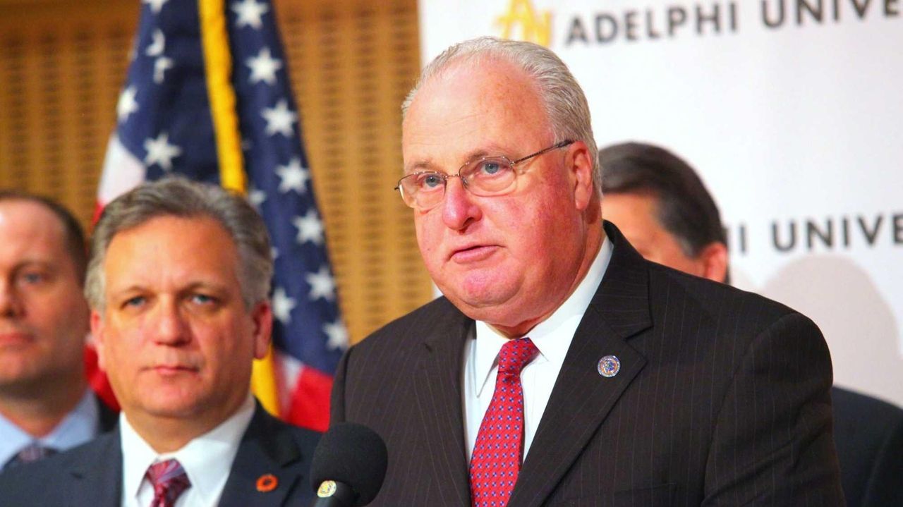 Thomas Dale, Nassau police commissioner, ousted by Mangano - Newsday