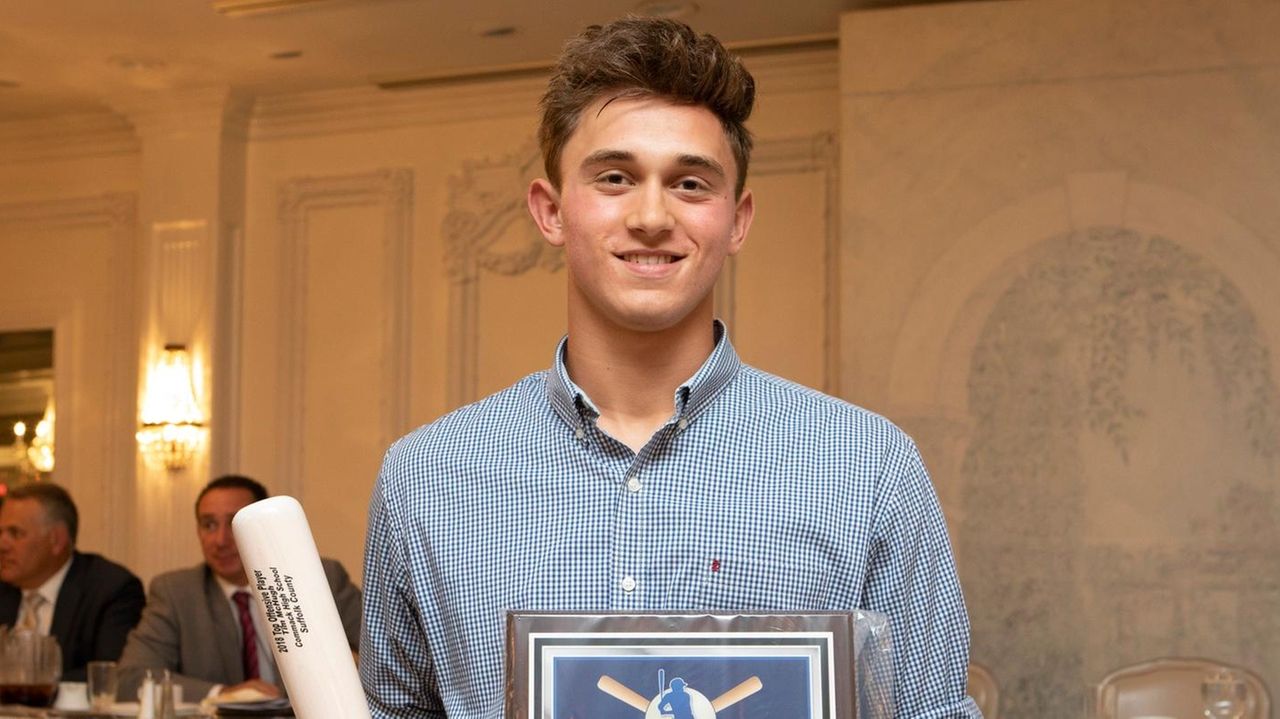 Commack’s Tim McHugh wins Silver Slugger award - Newsday