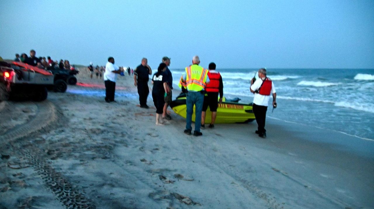 Man drowned off Smith Point County Park in Shirley, Coast Guard official says - Newsday