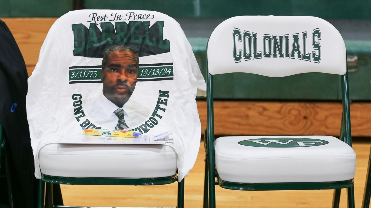 Floyd honors late coach Sumpter: 'I felt like his presence was there ...