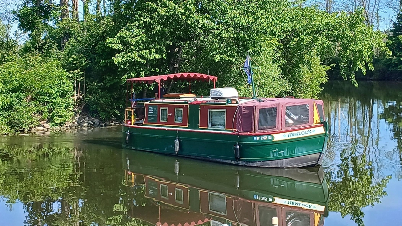 Erie Canal houseboat rentals: Explore New York's historic waterway ...