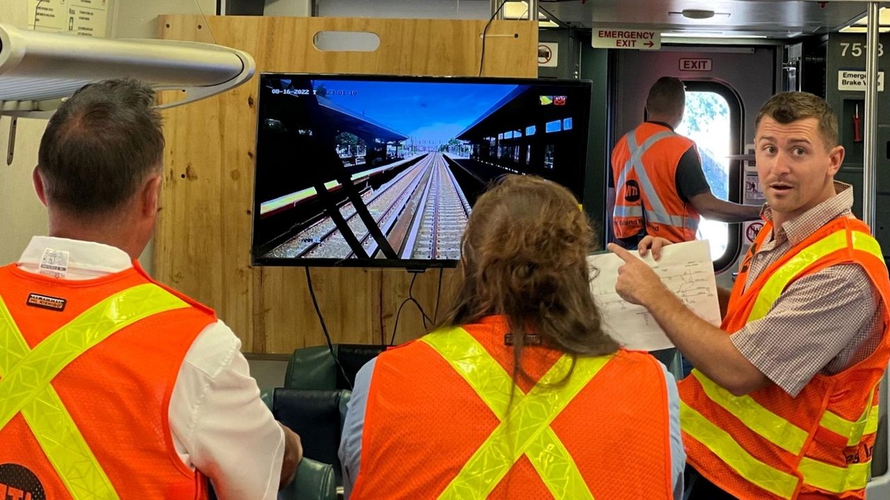 Bound for Grand Central, LIRR crews train for East Side access opening ...