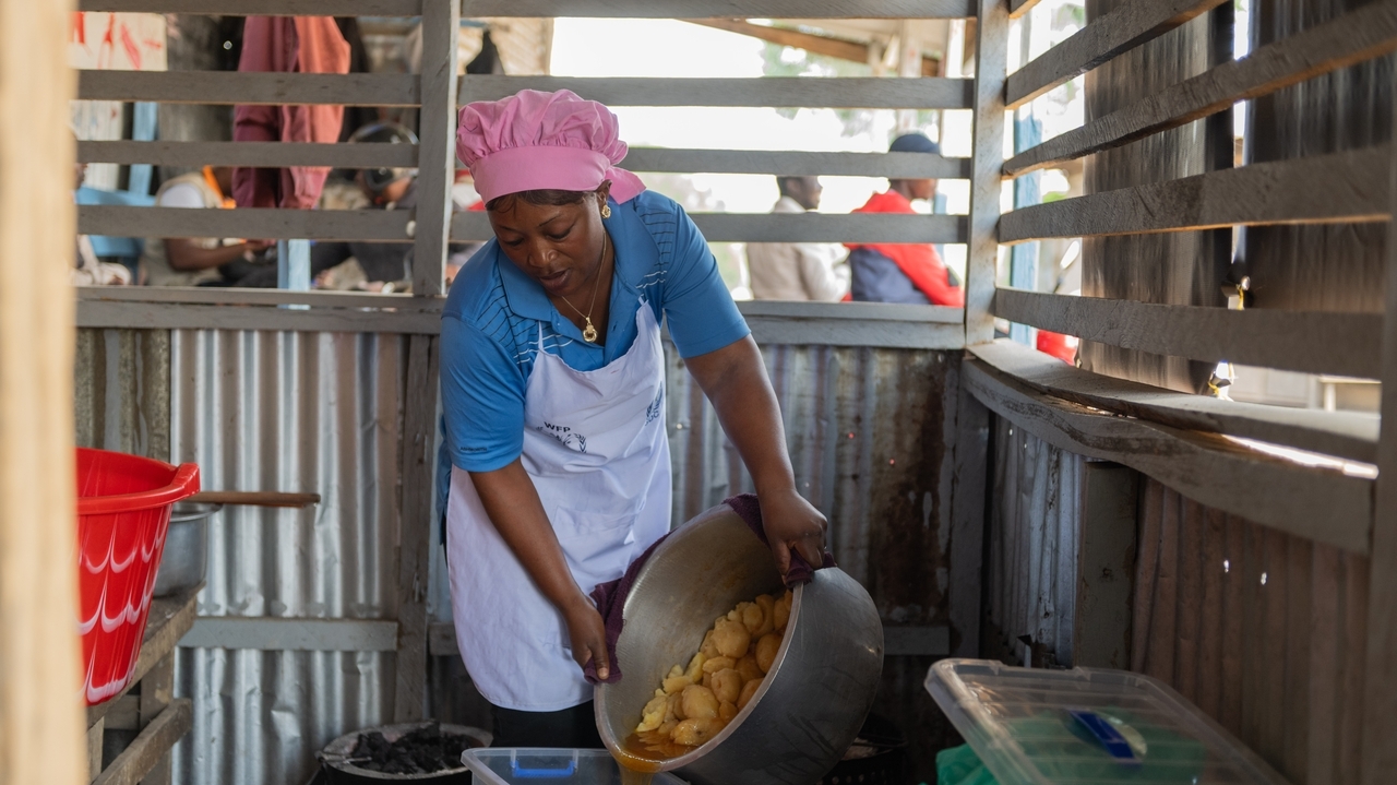 As Congo grapples with Ebola, volunteers cook up meals to support ...