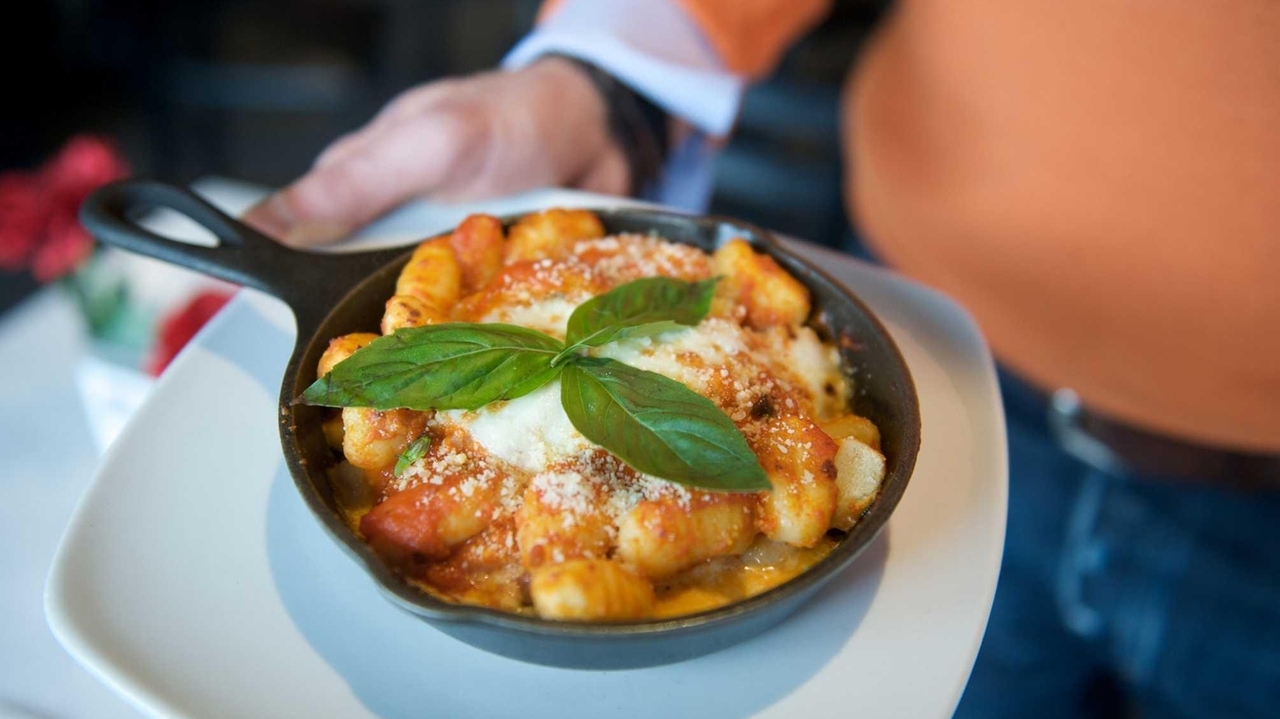 Red Tomato Artisanal Pizza review - Newsday