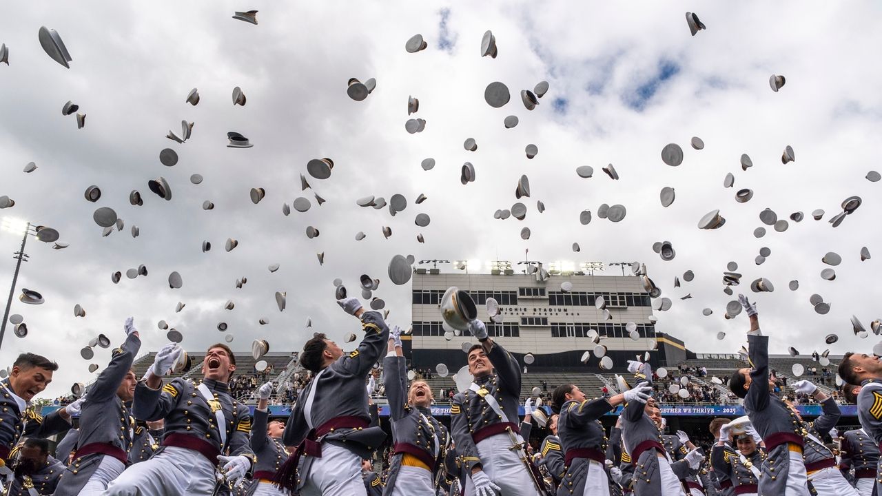 Trump's speech to West Point graduates mixes praise, politics and ...