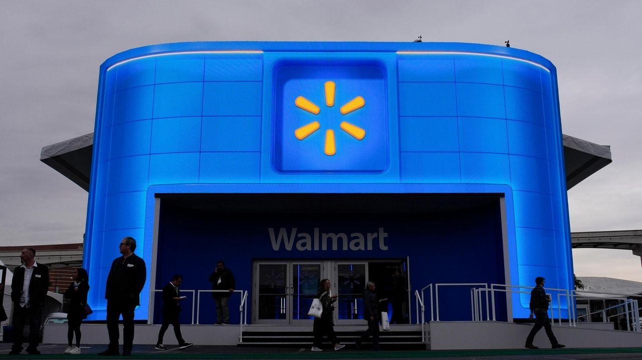 Walmart experiments with AI to enhance customers' shopping experiences ...