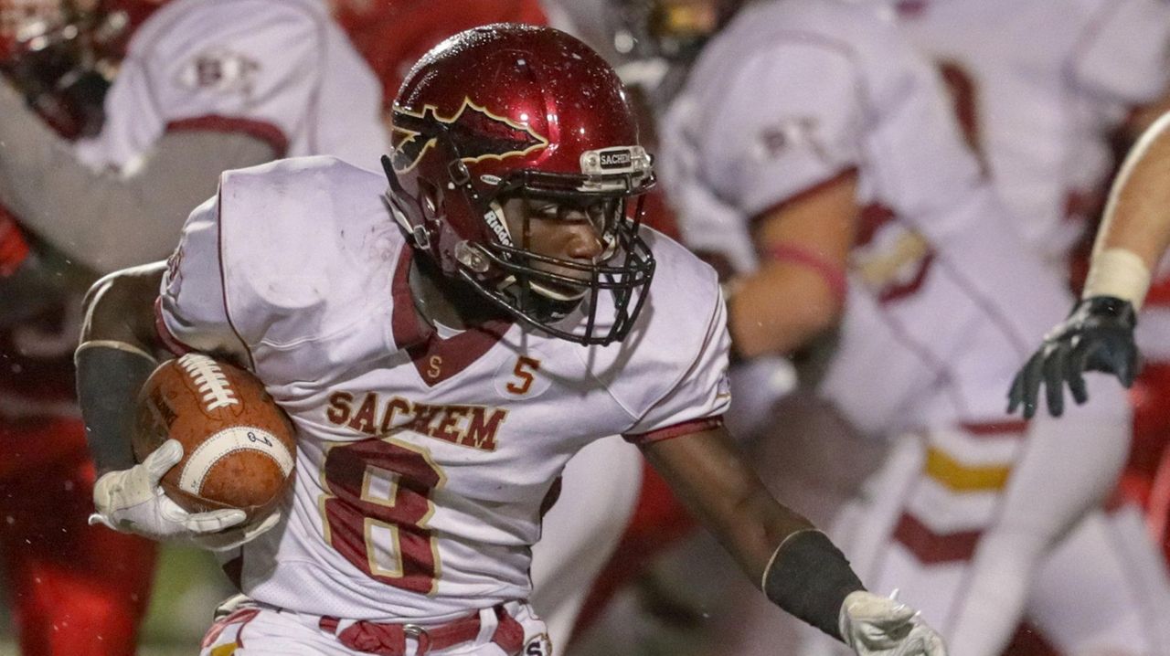 Ellis stands tall at goal line to seal Sachem East win - Newsday