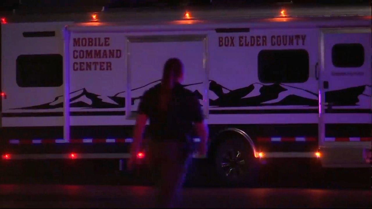 Prosecutors to seek death penalty for man accused of killing 2 police ...