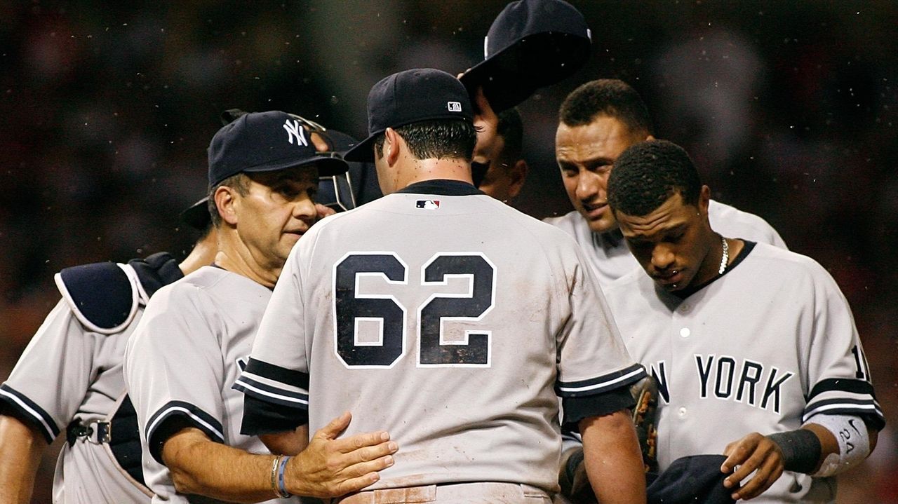 Midges are back as Yankees prepare to play in Cleveland - Newsday