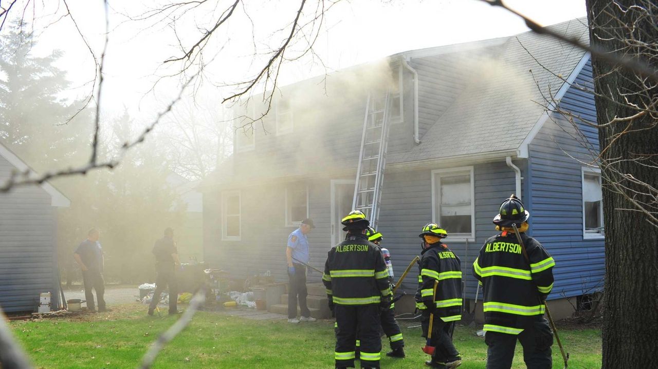 Albertson man, 95, dies, wife critical after house fire, say officials ...