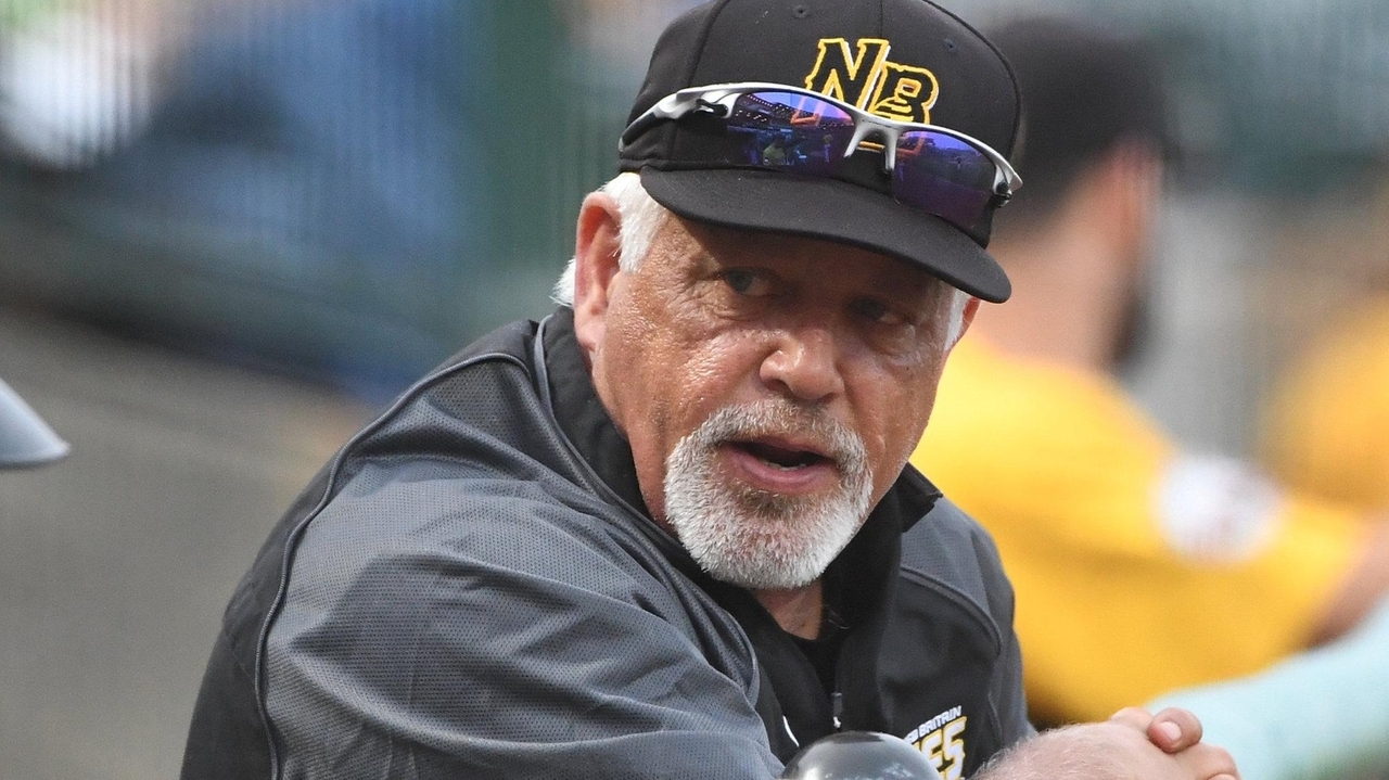 Ducks hire Wally Backman as manager - Newsday