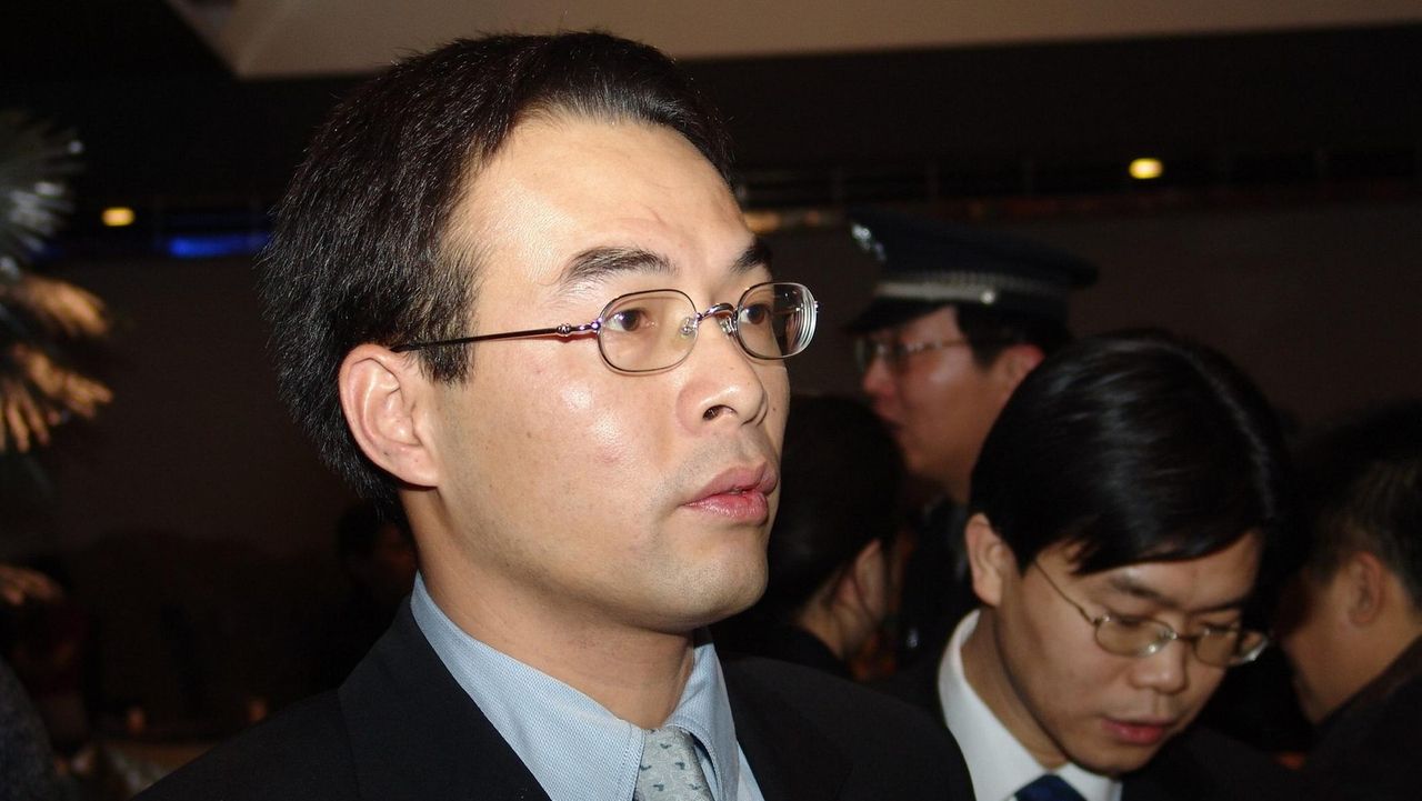 Hui Qin, one-time billionaire resident of Old Westbury, ordered removed from U.S. after pleading ...