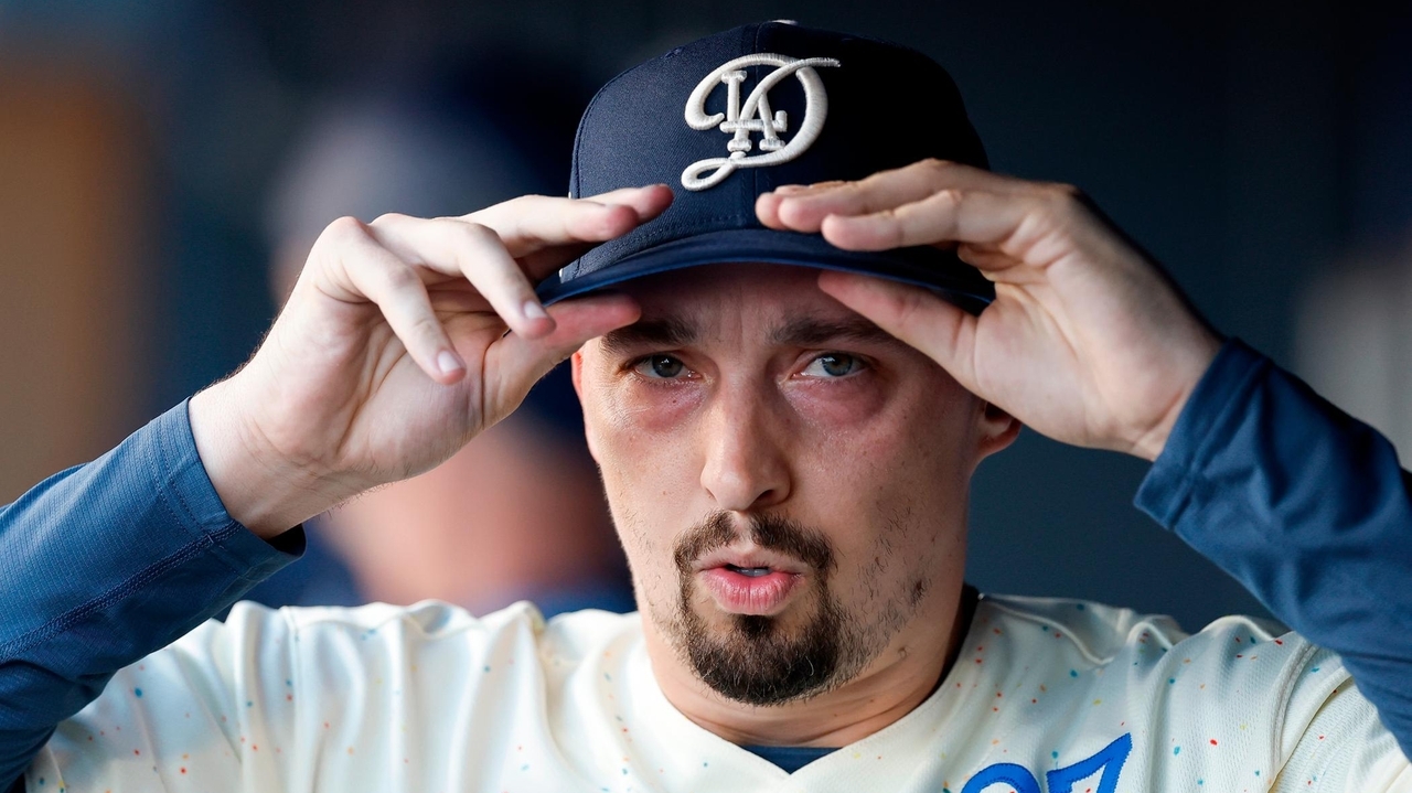 Dodgers' Blake Snell scratched from start with loose bodies in left ...