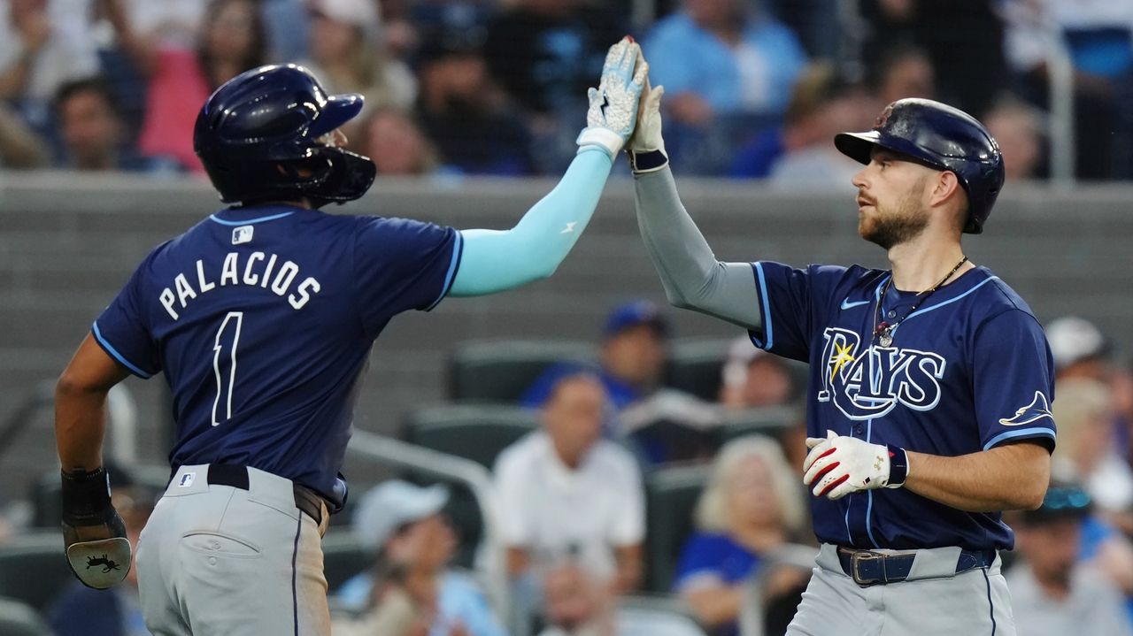 Brandon Lowe hits 2-run home run as Rays beat Blue Jays 4-2 to climb ...
