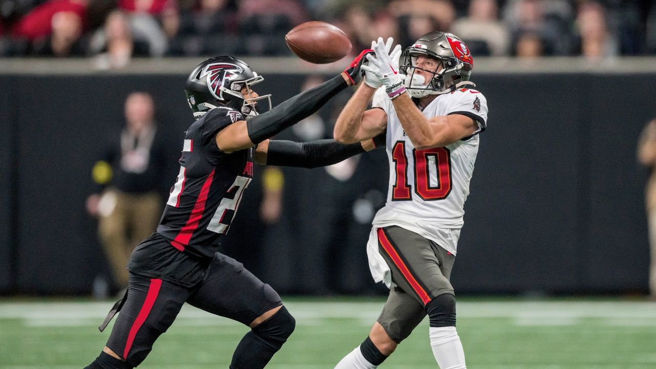 Falcons add more WR depth by signing Scotty Miller - Newsday