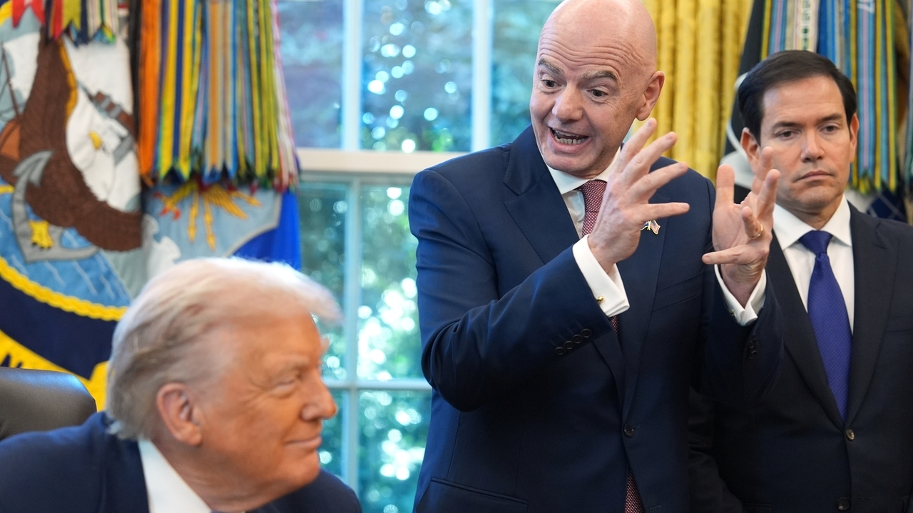 President Donald Trump unveils 'FIFA Pass' to help World Cup travelers ...