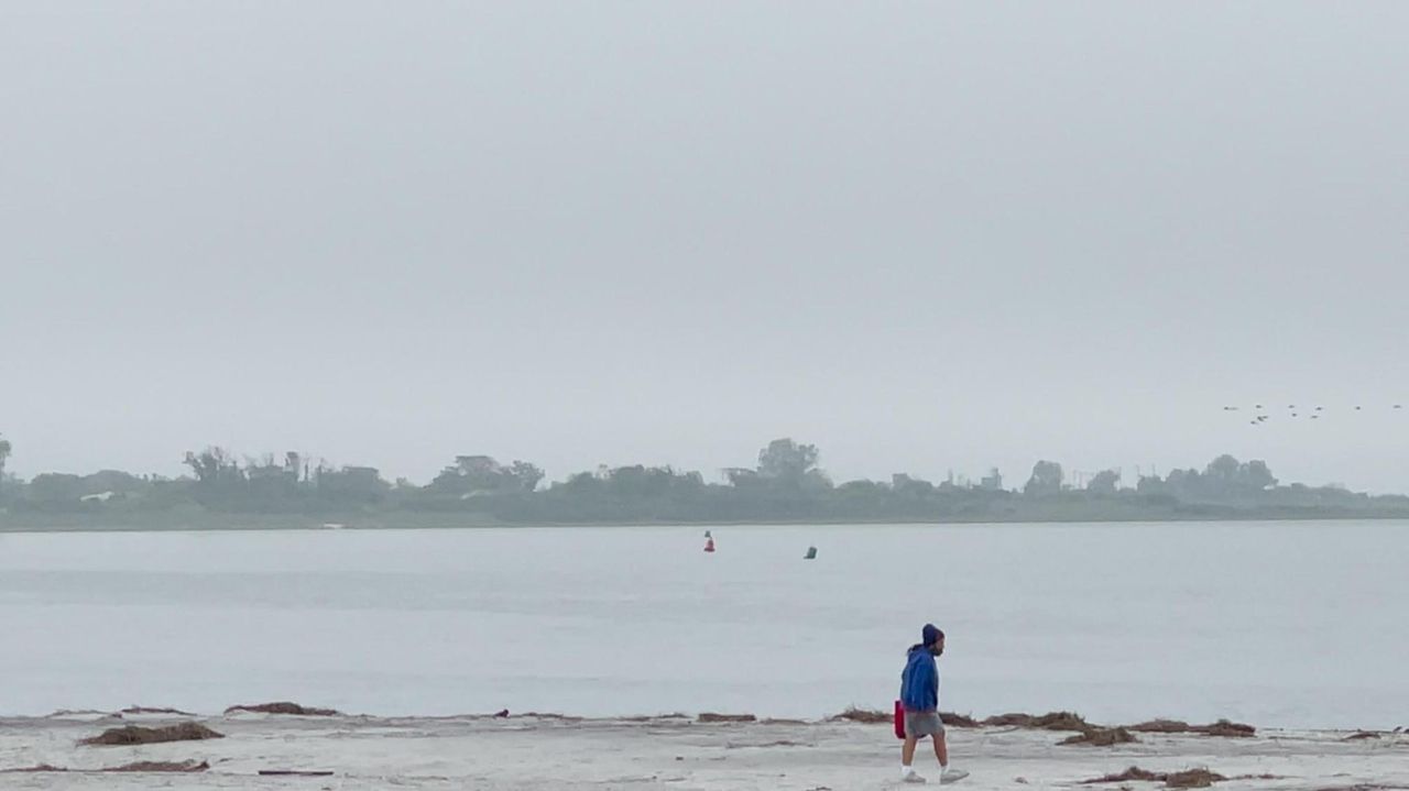 Schumer urges expedited dredging of Jones Beach Inlet - Newsday