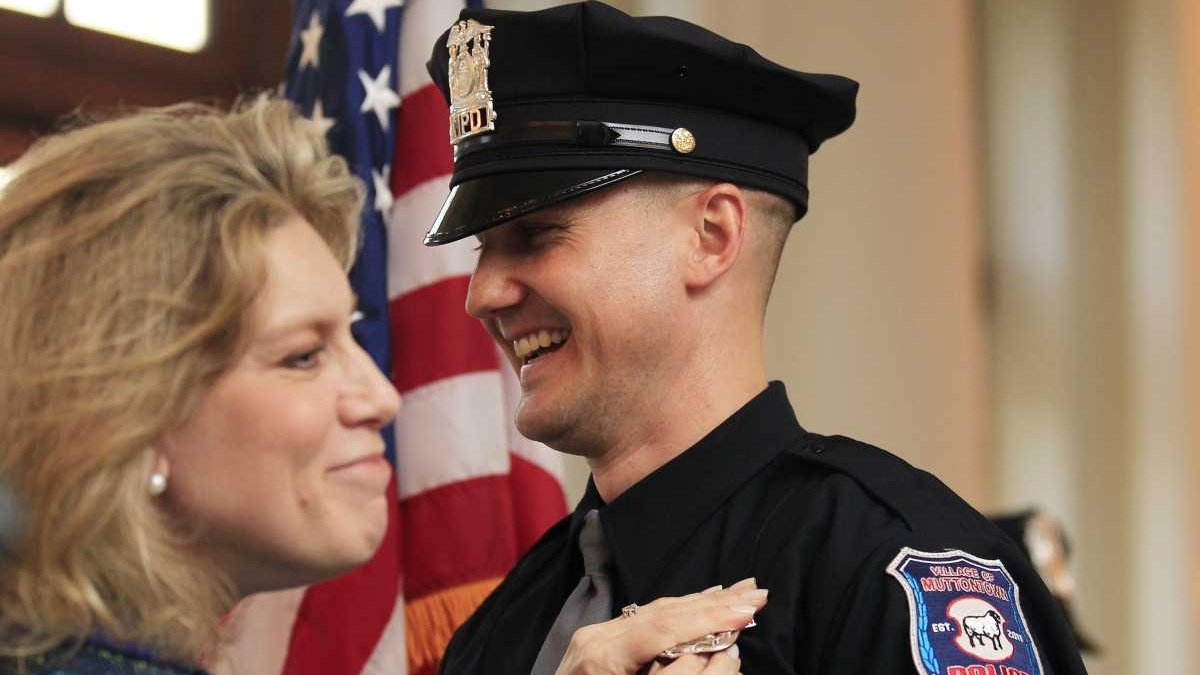 First Muttontown police officers sworn in - Newsday
