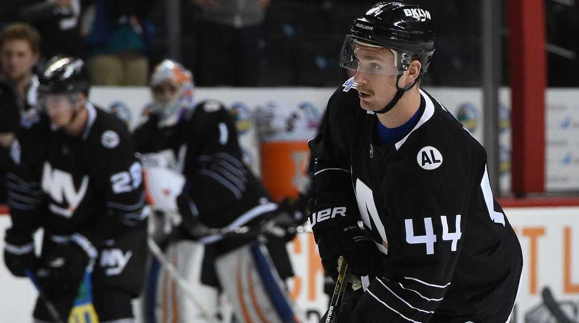 Islanders expect defenseman Calvin de Haan to return from injury - Newsday