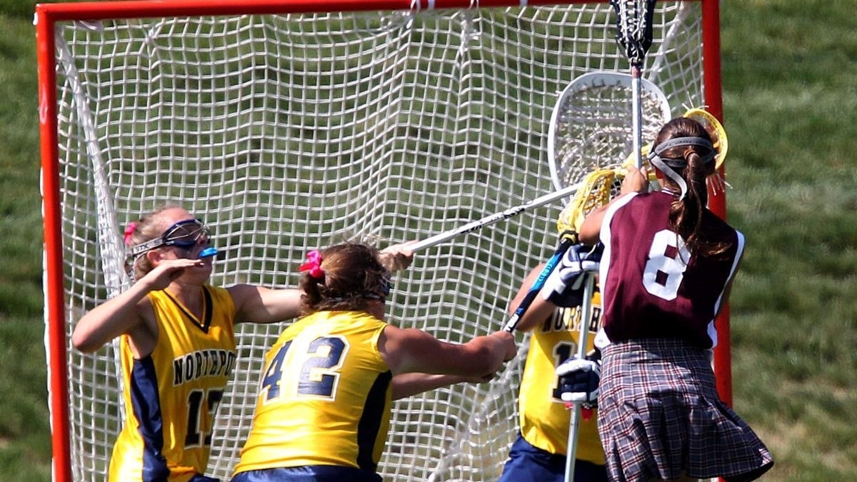 DeLyra, DelCore defense lifts Bay Shore to upset - Newsday