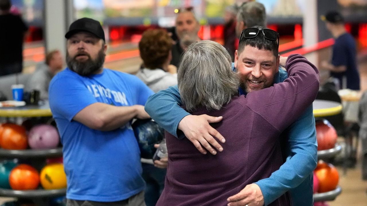 Lewiston bowling alley reopens 6 months after Maine's deadliest mass ...