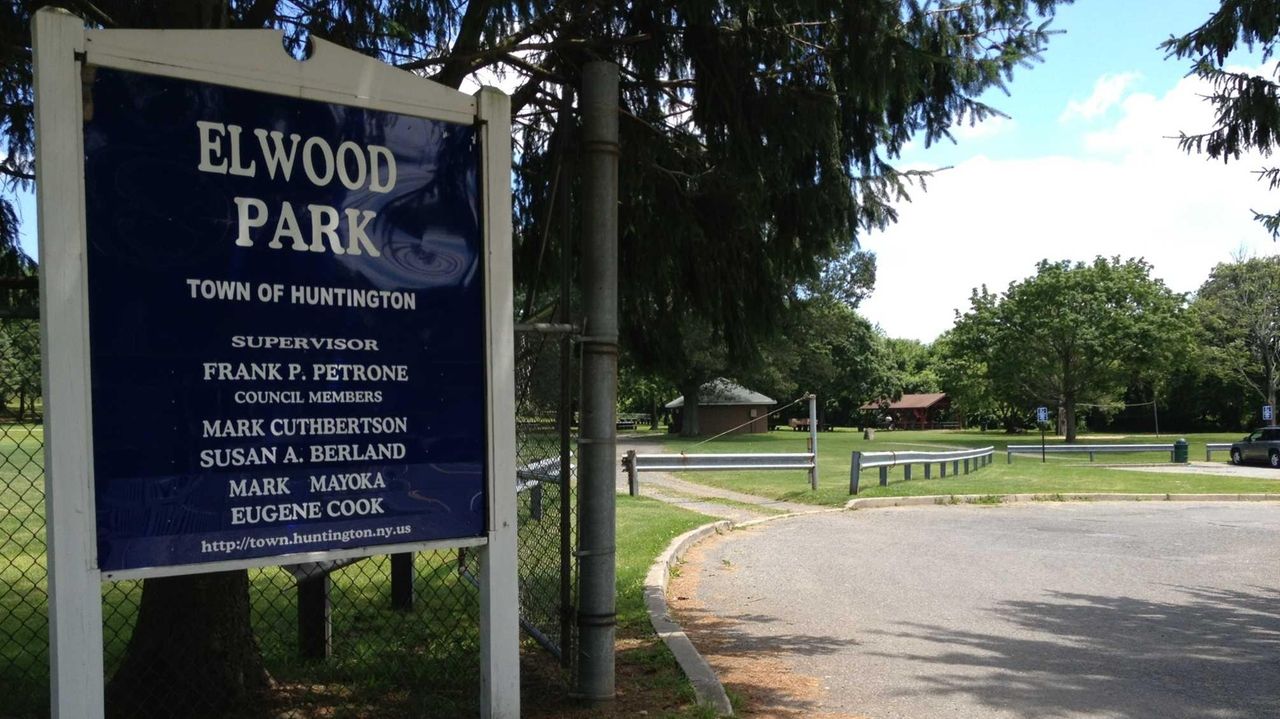 Elwood Park gets 'circuit-style' exercise equipment - Newsday