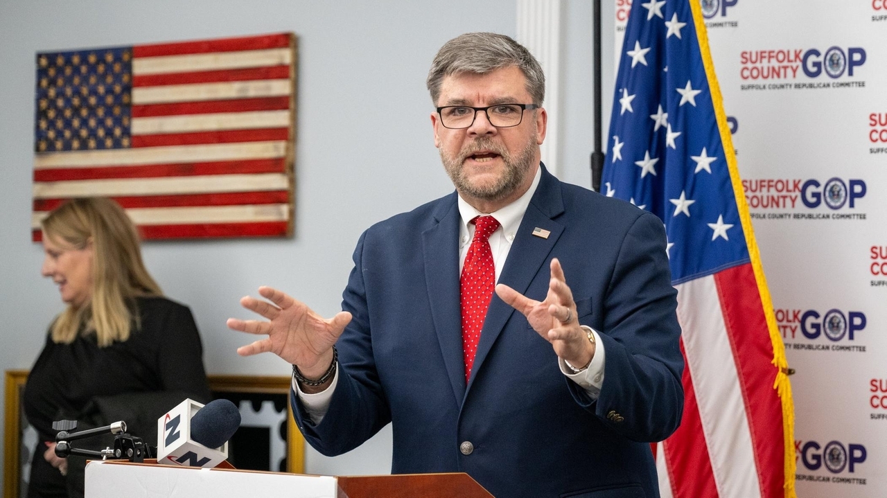 Suffolk's GOP chair leaves day job - Newsday