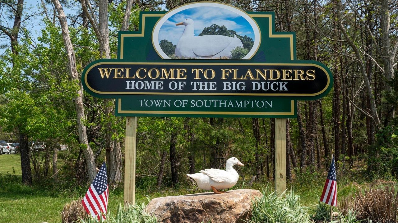 Flanders gets new welcome sign after Aflac swoops in to help - Newsday