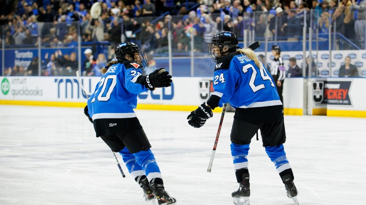 Natalie Spooner breaks 3rd-period tie, Toronto beats Boston 2-1 for ...