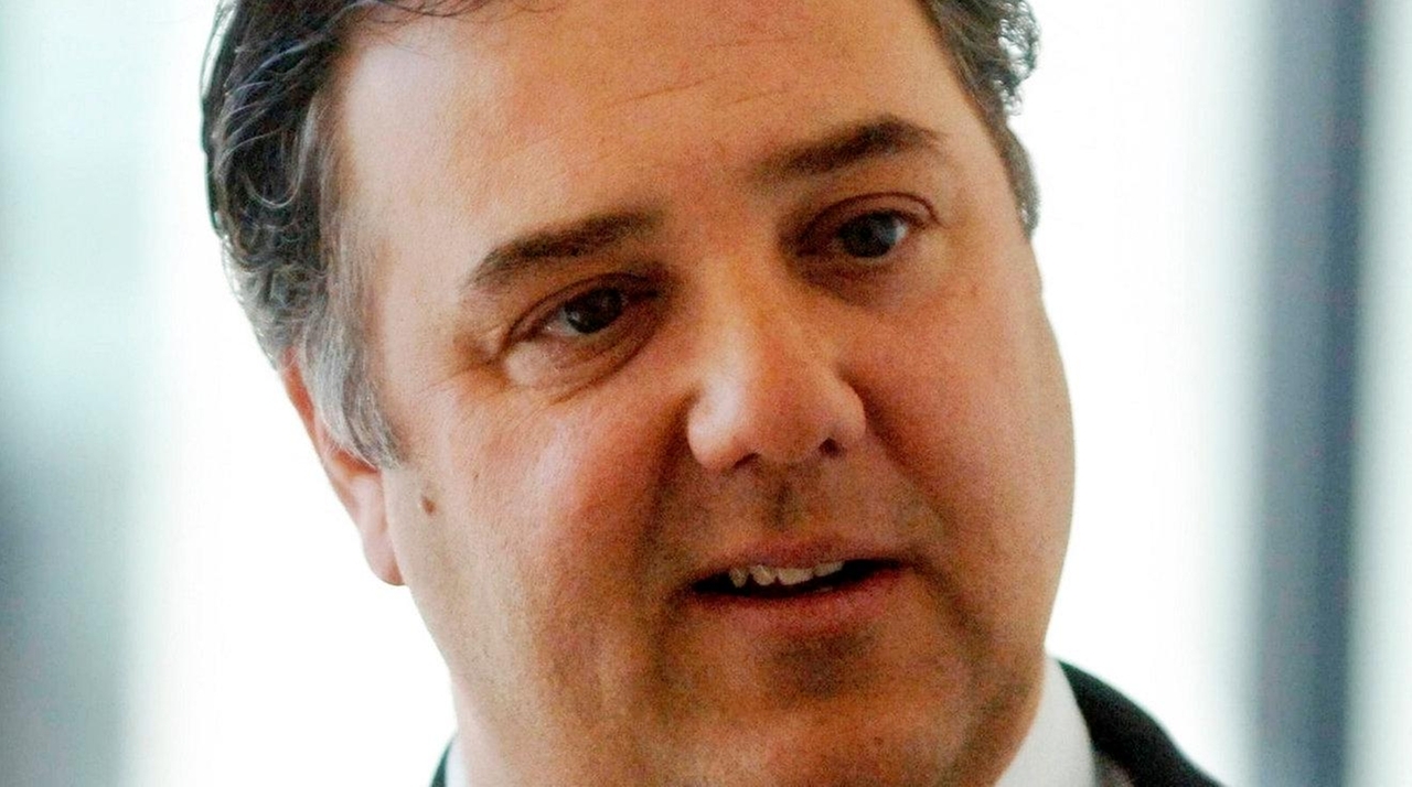 Suffolk lawmakers demand disclosures of DA bureau chief Prudenti - Newsday