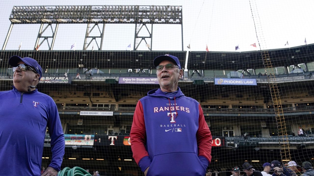 Bruce Bochy returns to Oracle Park to warm welcome guiding Texas ...