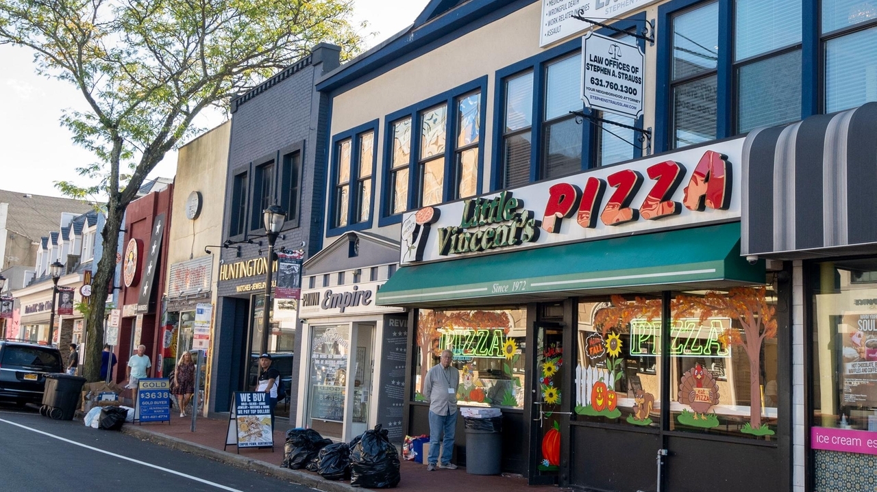 Huntington: Arts, parks, quaint vibe with hint of NYC draw buyers - Newsday