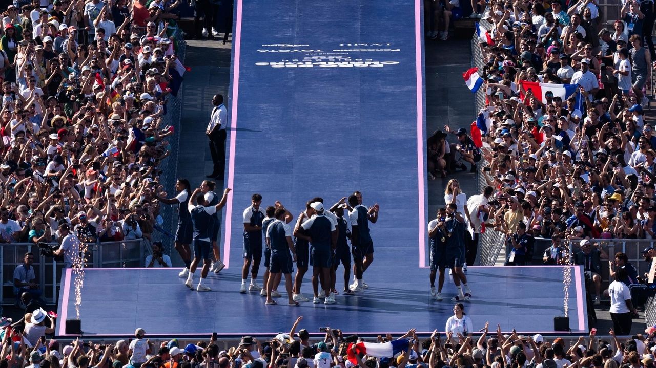 Athletes stick around Paris Games to watch other sports and get the ...