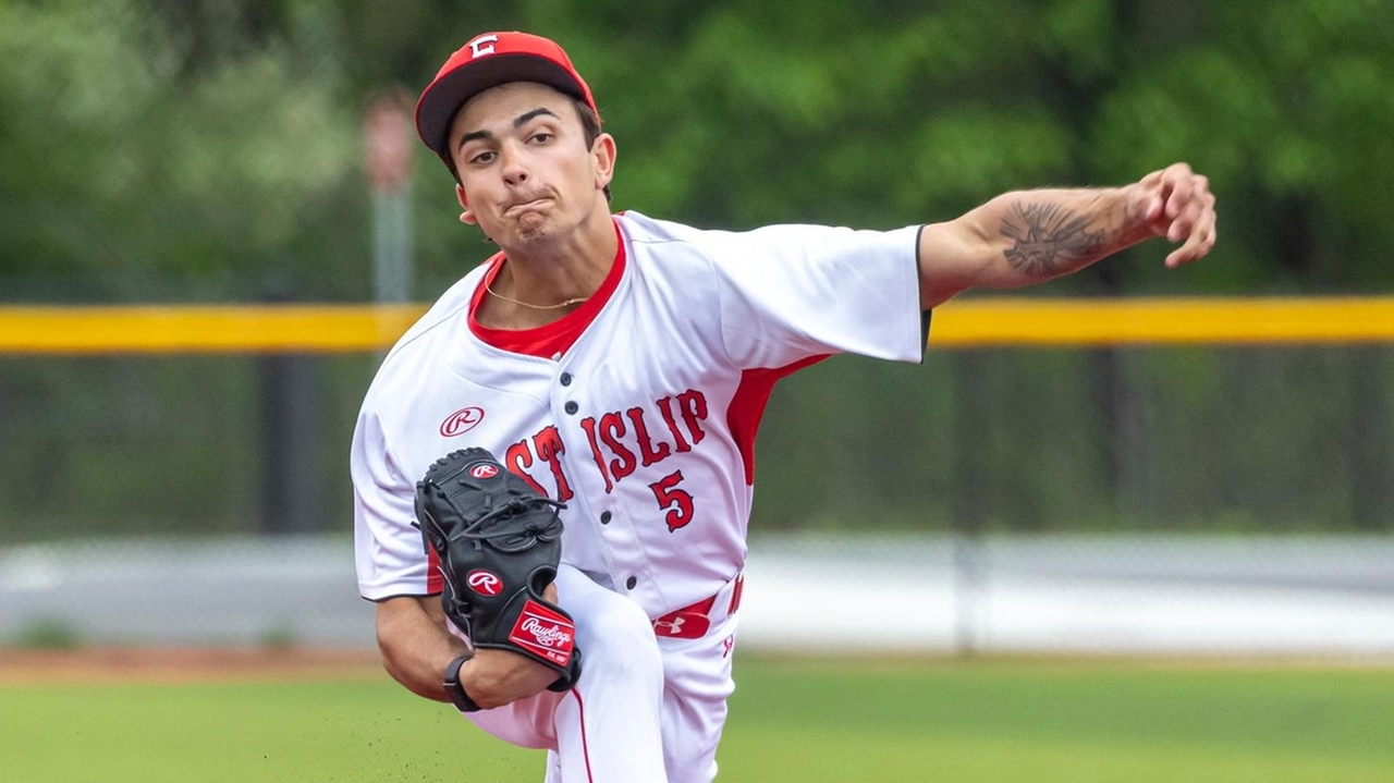 Patton's spectacular catch secures win for East Islip baseball - Newsday
