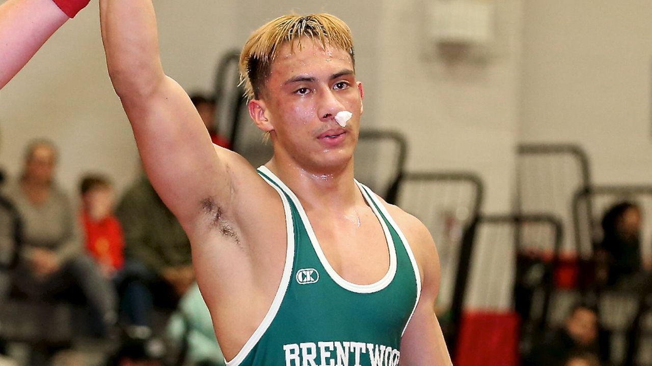 Almendarez stays determined, Brentwood stays undefeated - Newsday