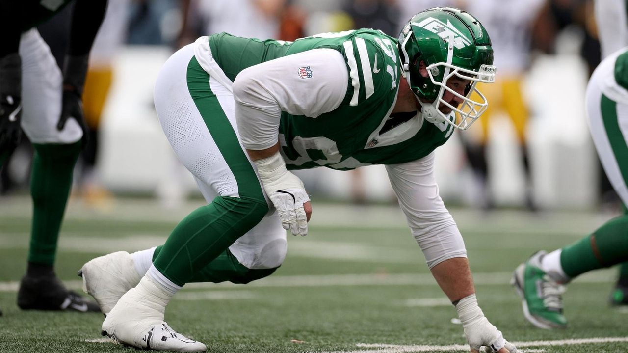 Jets' Harrison Phillips makes an impact everywhere he goes - Newsday