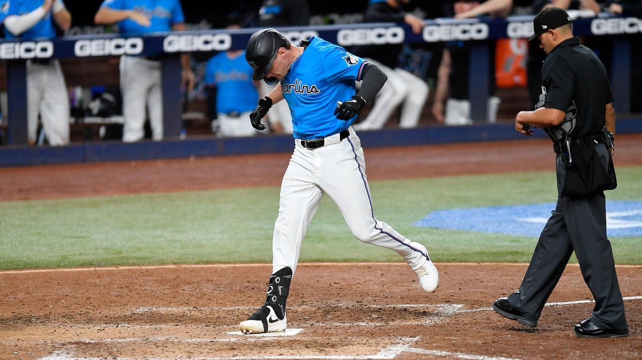 Jeff Conine inducted into Marlins' Hall of Fame before his son homers ...